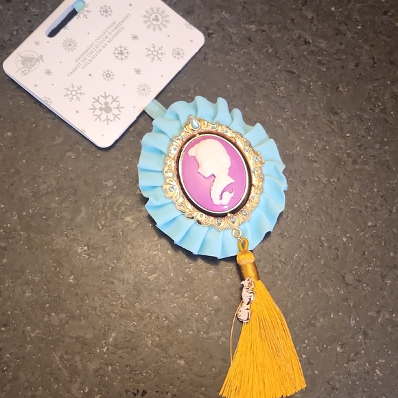 Disney | Holiday | Disney Frozen Anna Elsa Cameo Ornament | Poshmark